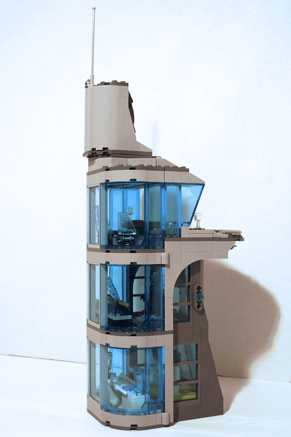 Attack on Avengers Tower [LEGO Review] - True North Bricks