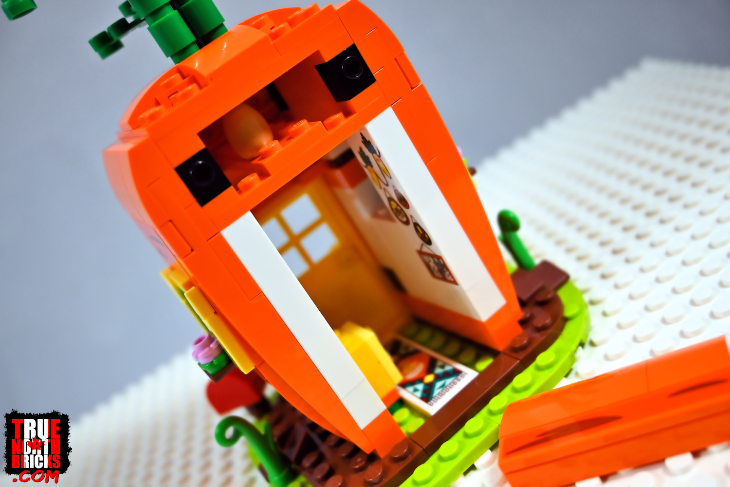 Easter Bunny's Carrot House (40449) Review - True North Bricks