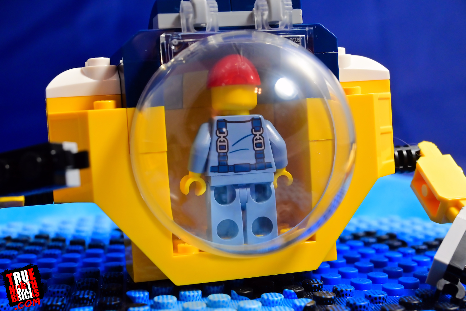Ocean Mini Submarine (60263) Review - True North Bricks